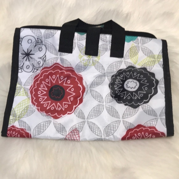 thirty-one | Bags | Thirty One Travel Bag Hanging Bae Toiletries | Poshmark